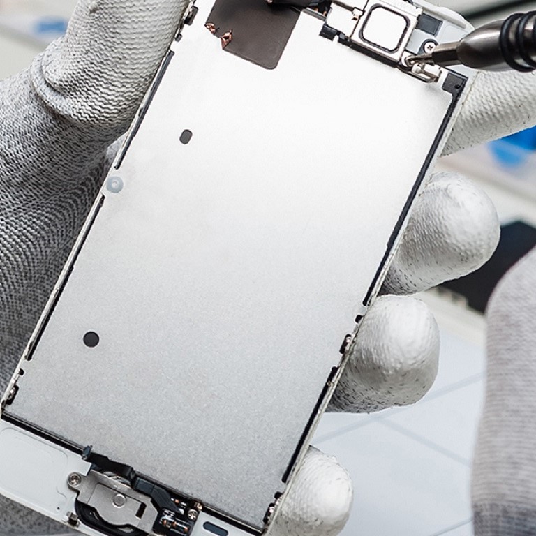 Setting Up a Phone Repair Business